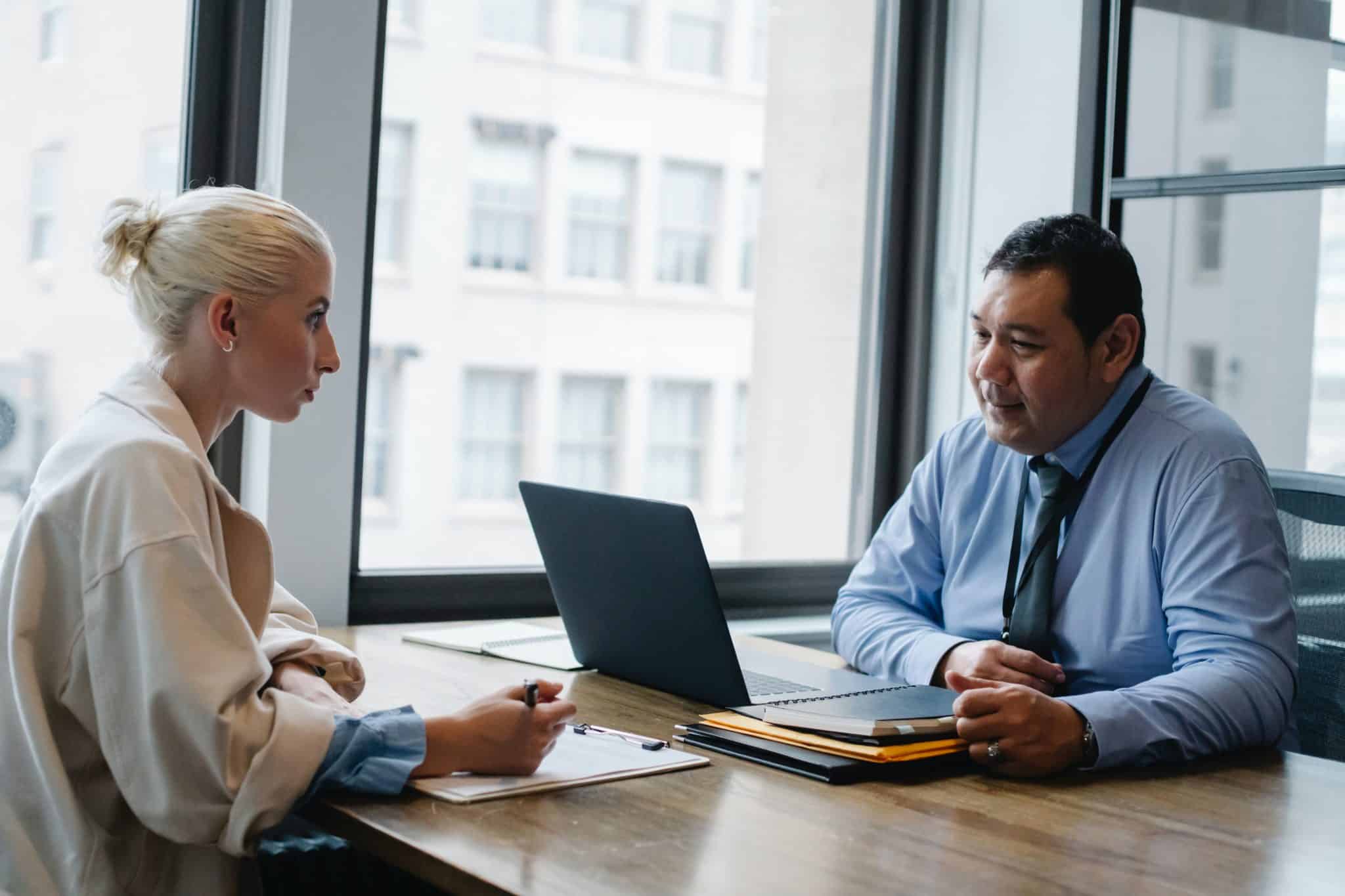 Consultant Vs Contractor: What’s the Difference? | Consulting Success ...